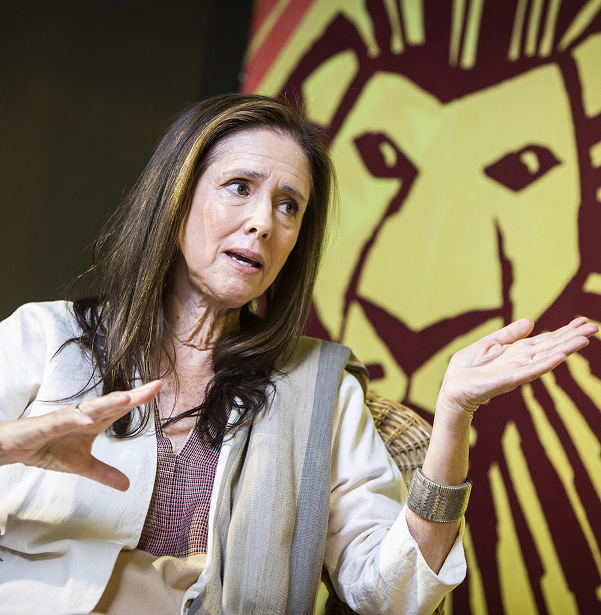 ‘Lion queen’ | Impresso | Valor Econômico