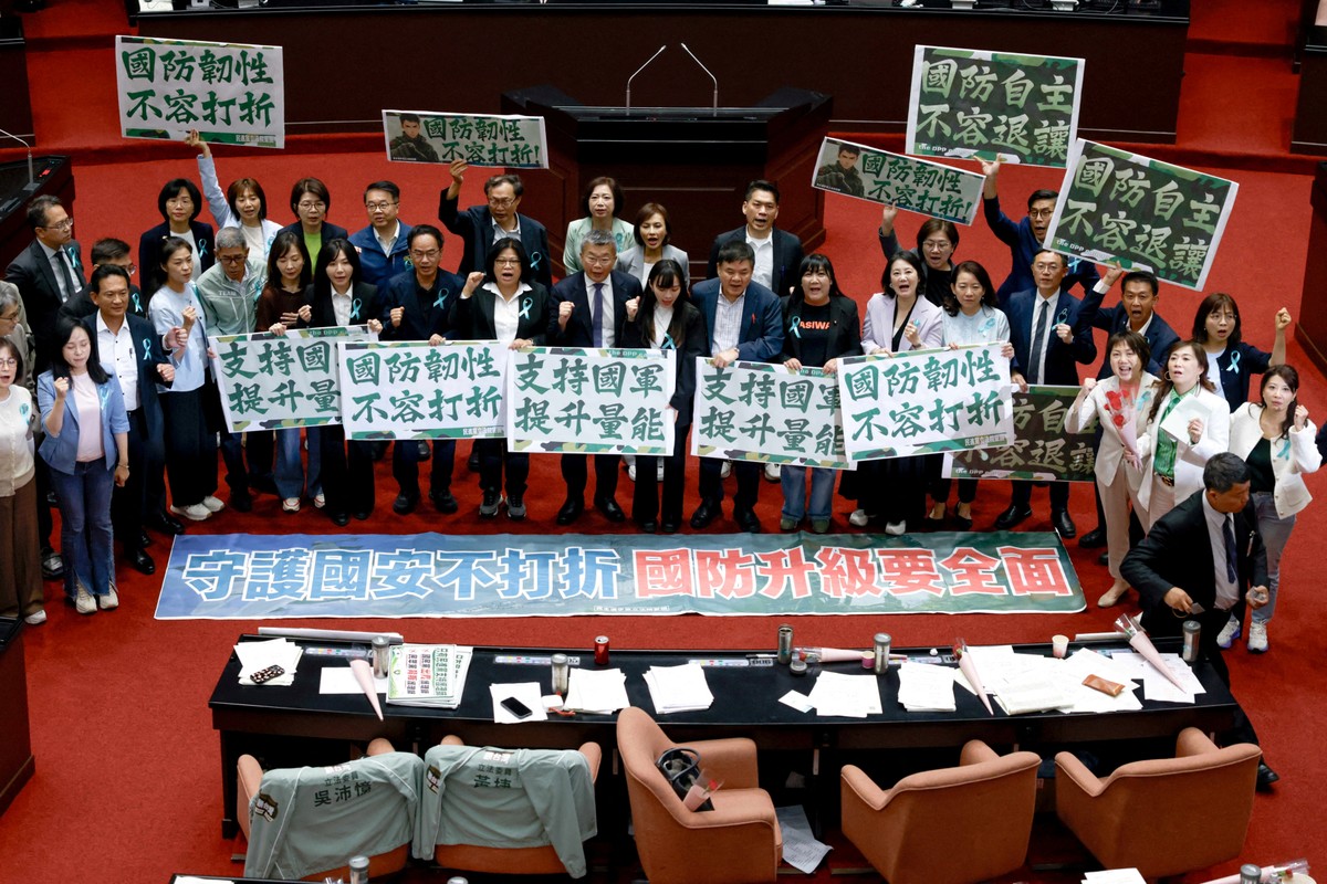 Parlamento de Taiwan aprova mais US$ 25 bi para defesa | Mundo | Valor ...
