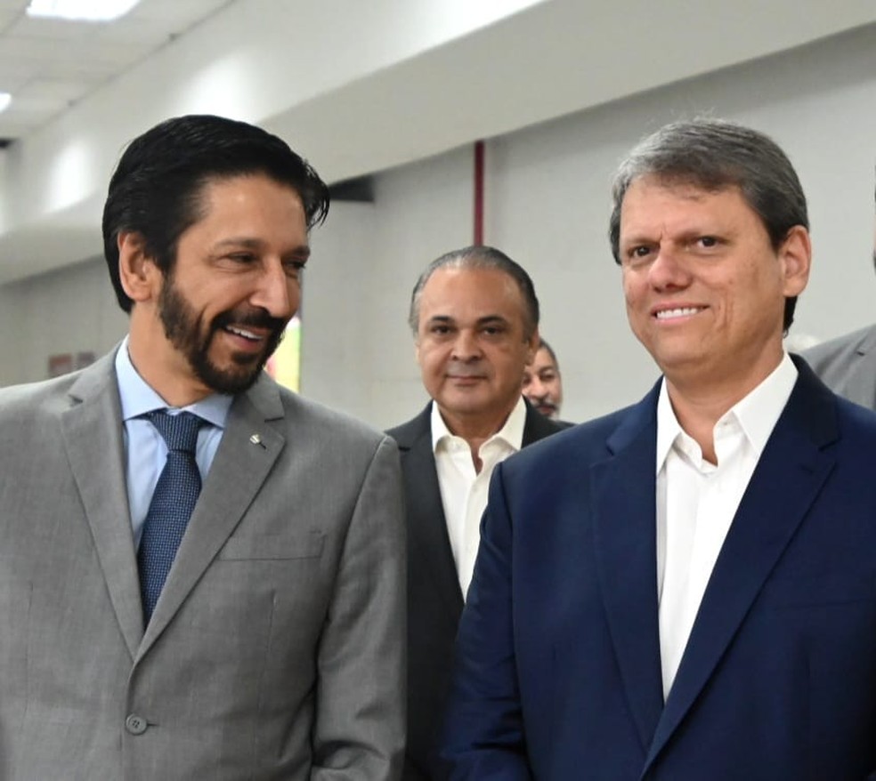 Tarcísio pede para Bolsonaro ressaltar apoio a Nunes em 'lives' após ...
