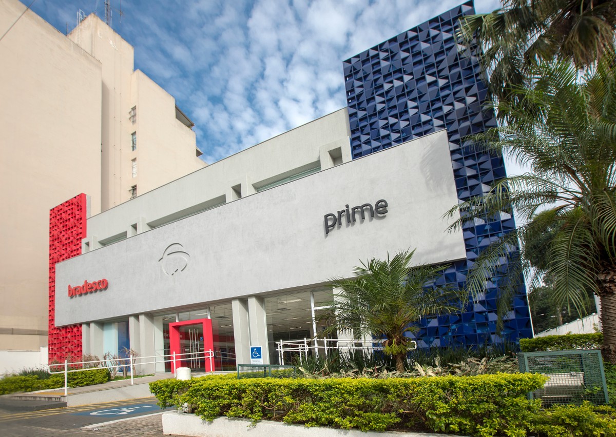 Bradesco tem lucro de R$ 6,2 bi, com alta de 19% | Finanças | Valor ...