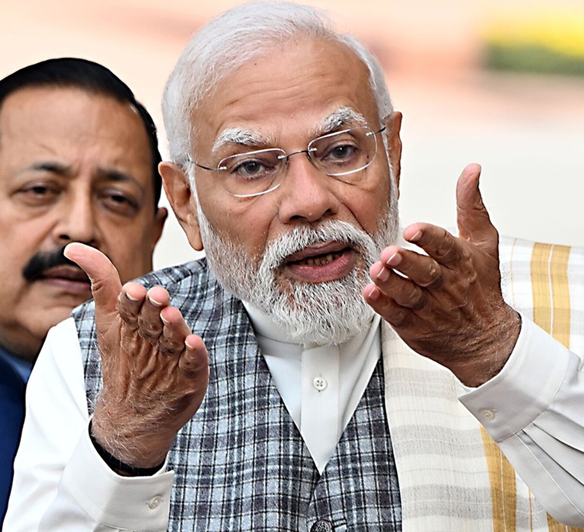 Partido de Modi encolhe e perde a maioria no Parlamento da Índia ...