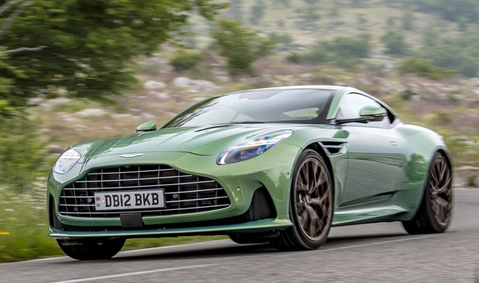 Aston Martin DB12 quer desbancar McLaren GT e incomodar a Ferrari | Empresas | Valor Econômico