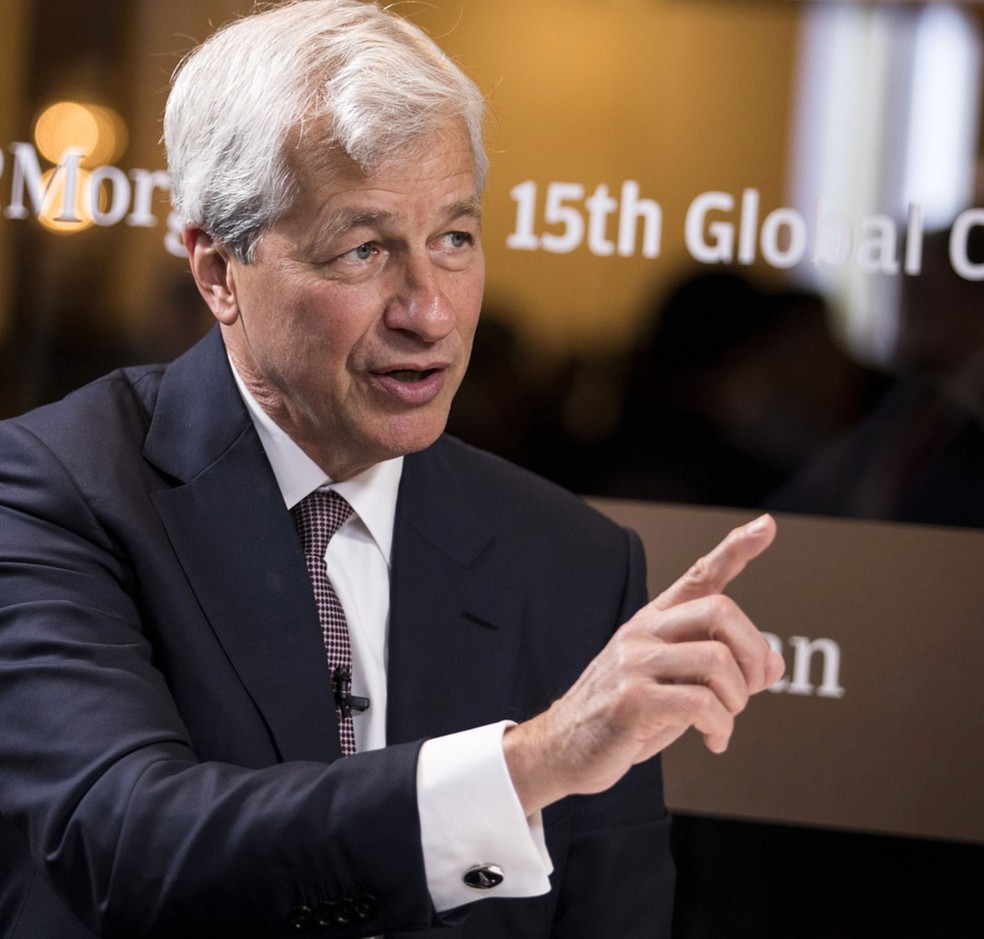J.P. Morgan vive batalha por sucessão em câmera lenta | Finanças ...