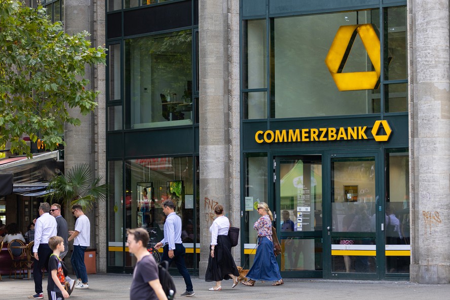 Commerzbank tem lucro acima do previsto no 3º trimestre e eleva ...