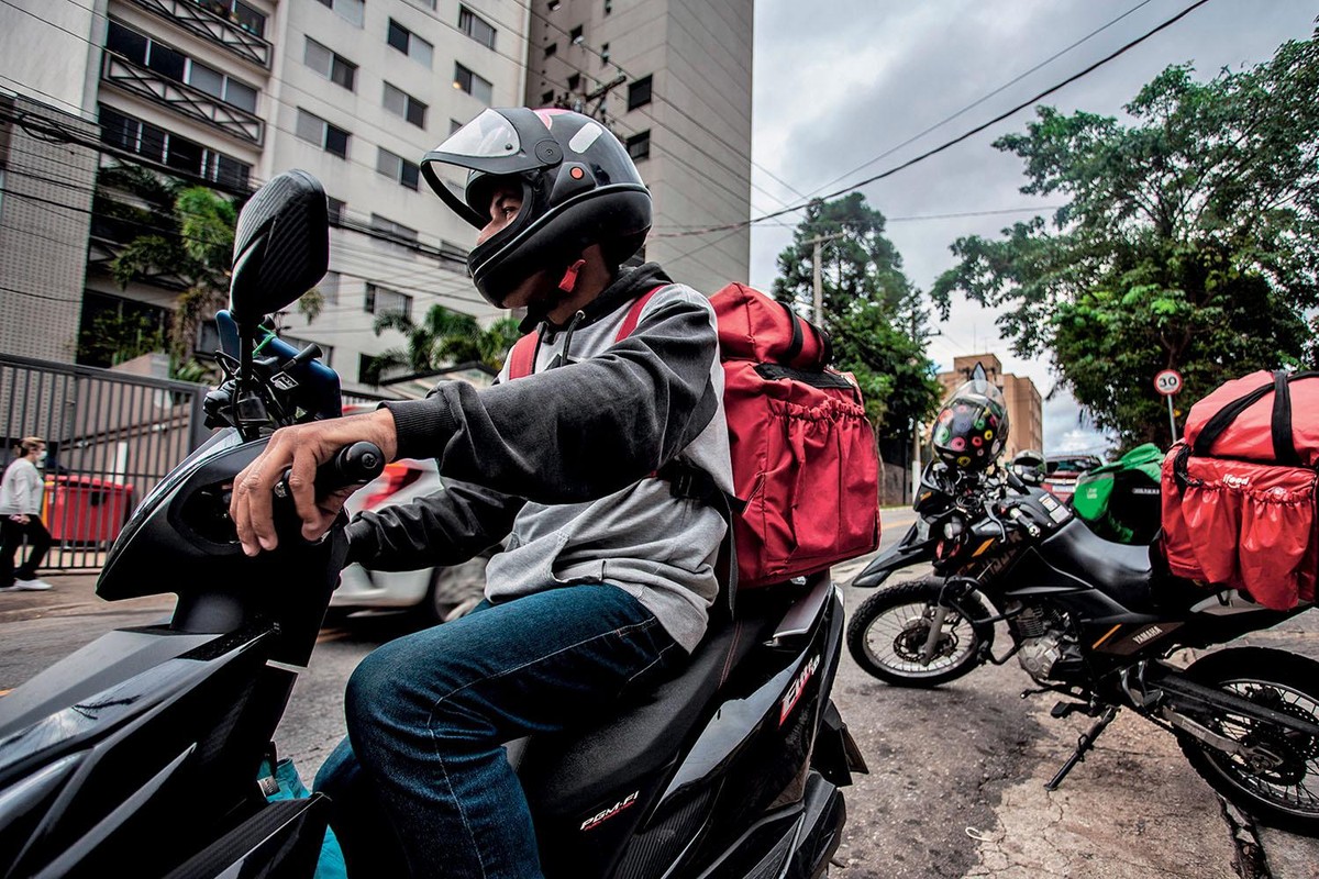 CMN define condições de linha de crédito para entregadores comprarem ...