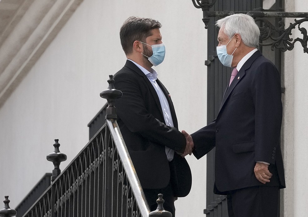 Mercados caem no Chile e Boric tenta acalmar investidor | Mundo | Valor ...