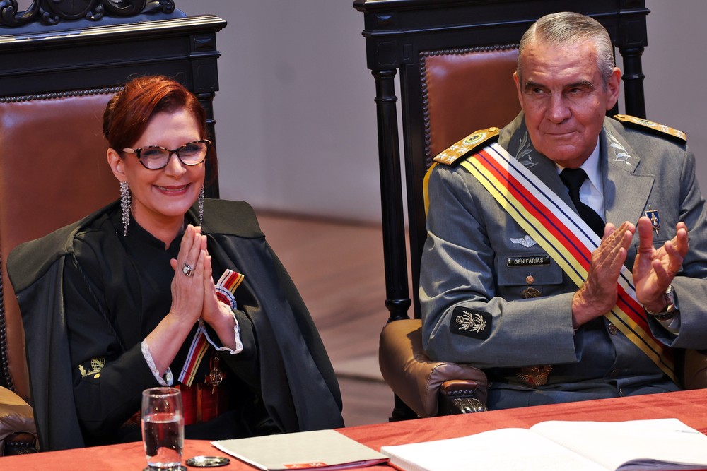 Primeira mulher a presidir Tribunal Militar, Elizabeth Rocha diz em ...