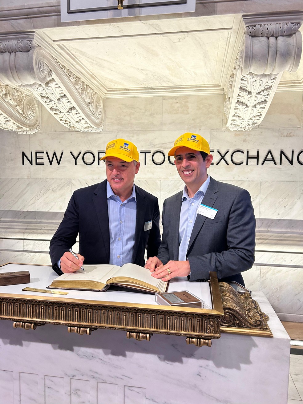 Gerdau completa 25 anos na Bolsa de NY e toca o sino no fechamento do ...