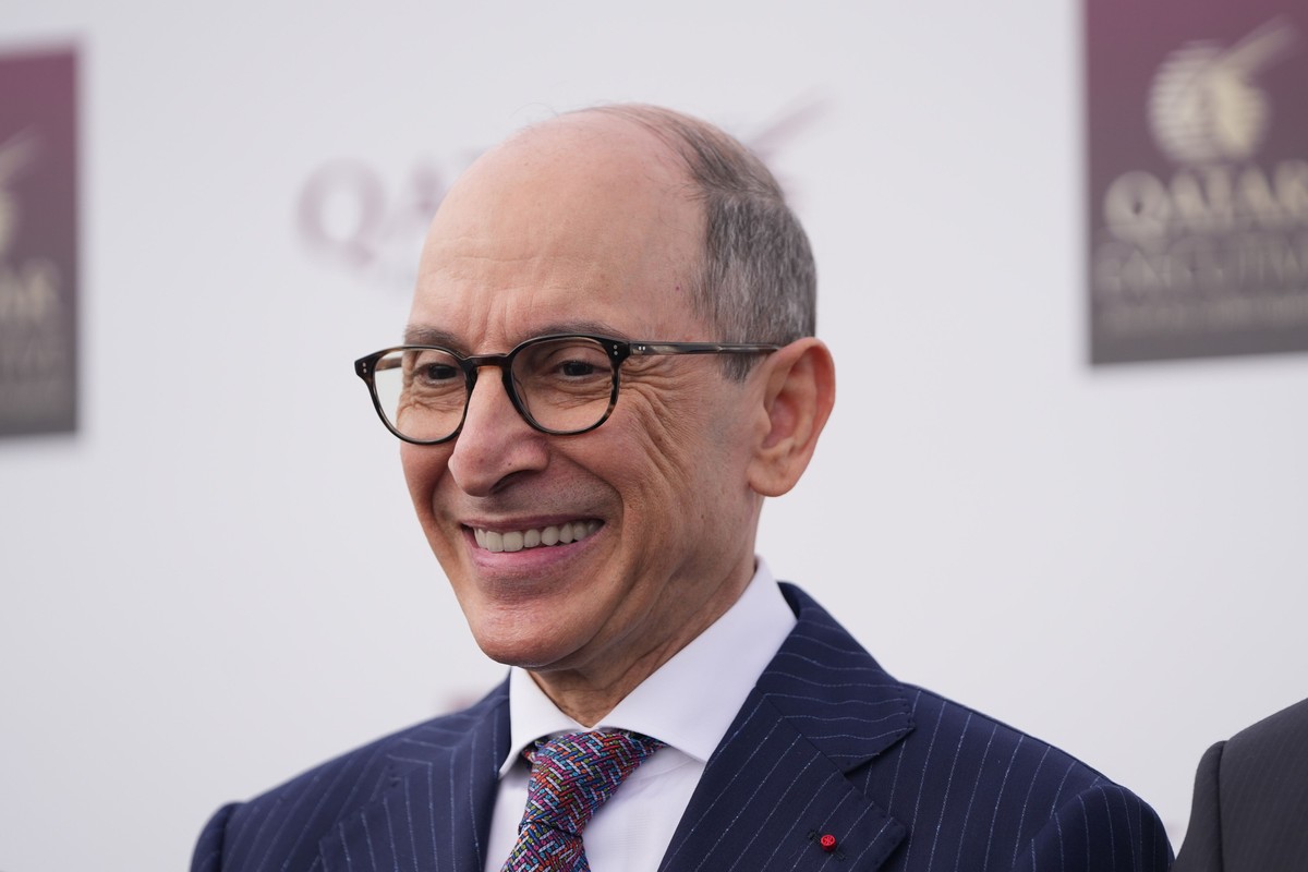 Al Baker, CEO de longa data da Qatar Airways, deixará o cargo ...