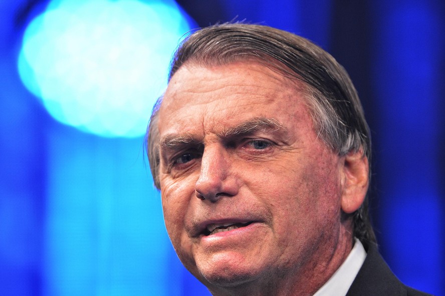 Bolsonaro está no hospital com 'desconforto abdominal', segundo ...