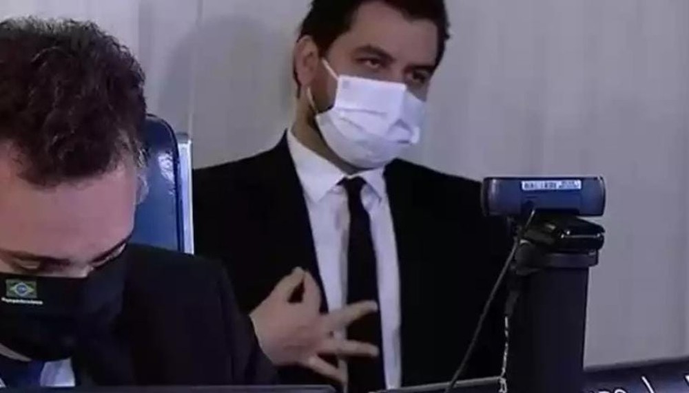 Filipe Martins repete Bolsonaro e vai ao STF para acompanhar julgamento sobre tentativa de golpe ...