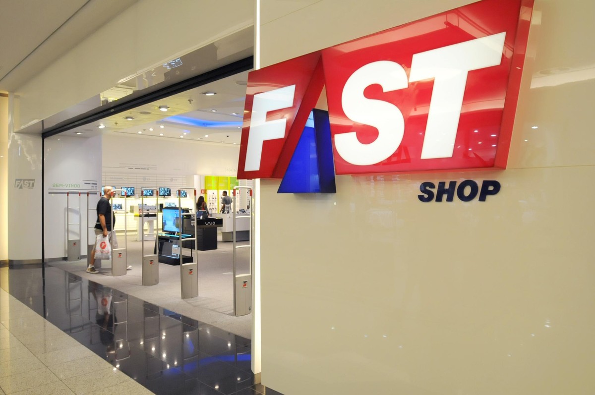 Exclusivo: Membro de família da Fast Shop assinou contrato com ...