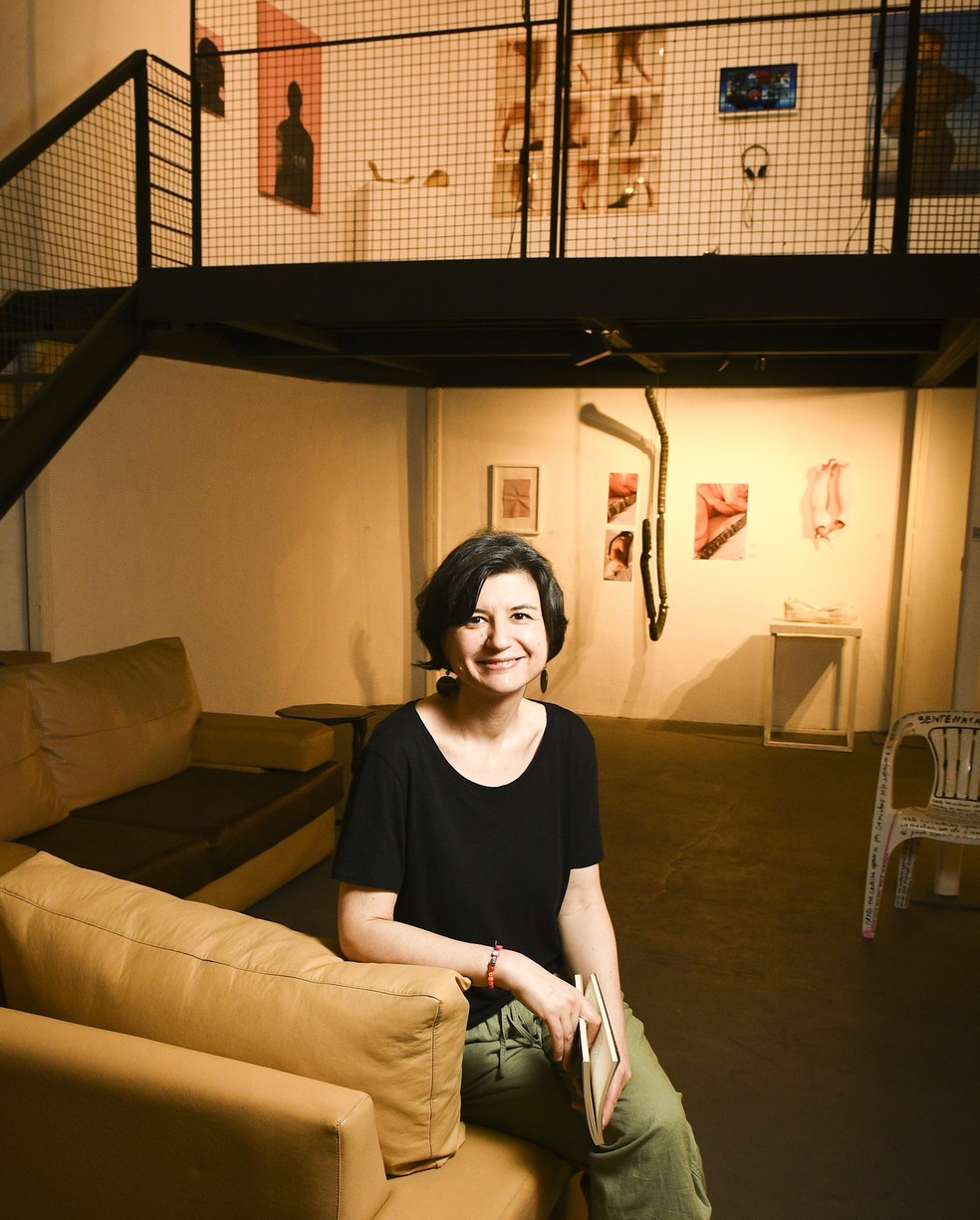 Clube do livro em que cada pessoa lê em silêncio se espalha pelo mundo ...