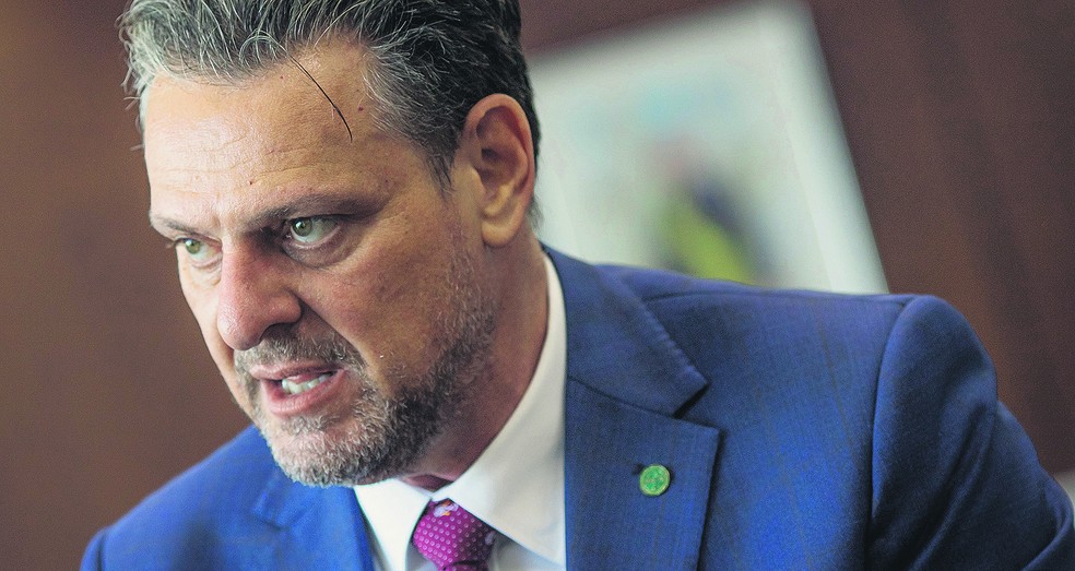 Carlos Fávaro entra na mira do Centrão | Política | Valor Econômico