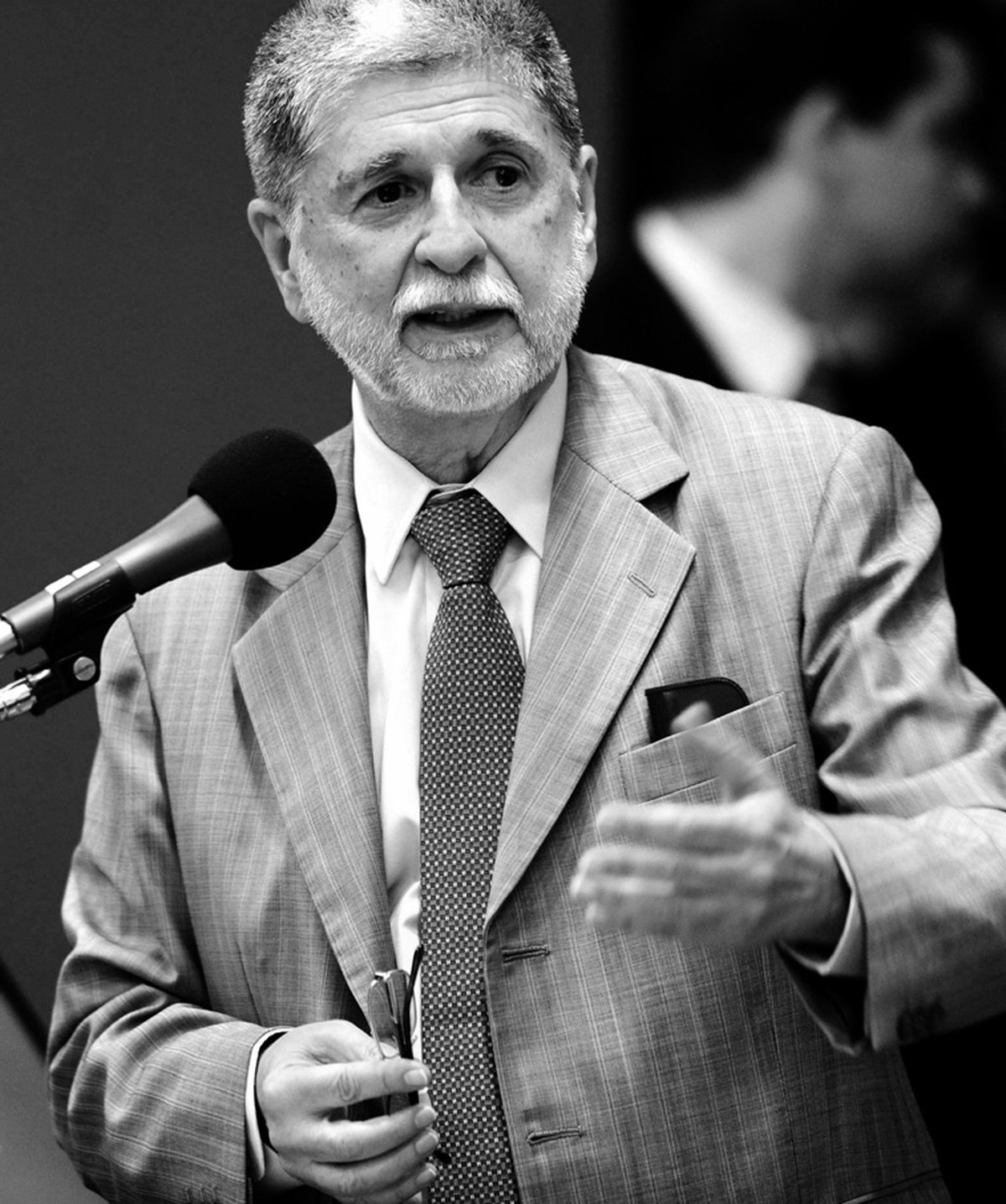 Cortes preservam projetos na área da Defesa, diz Amorim | Brasil ...