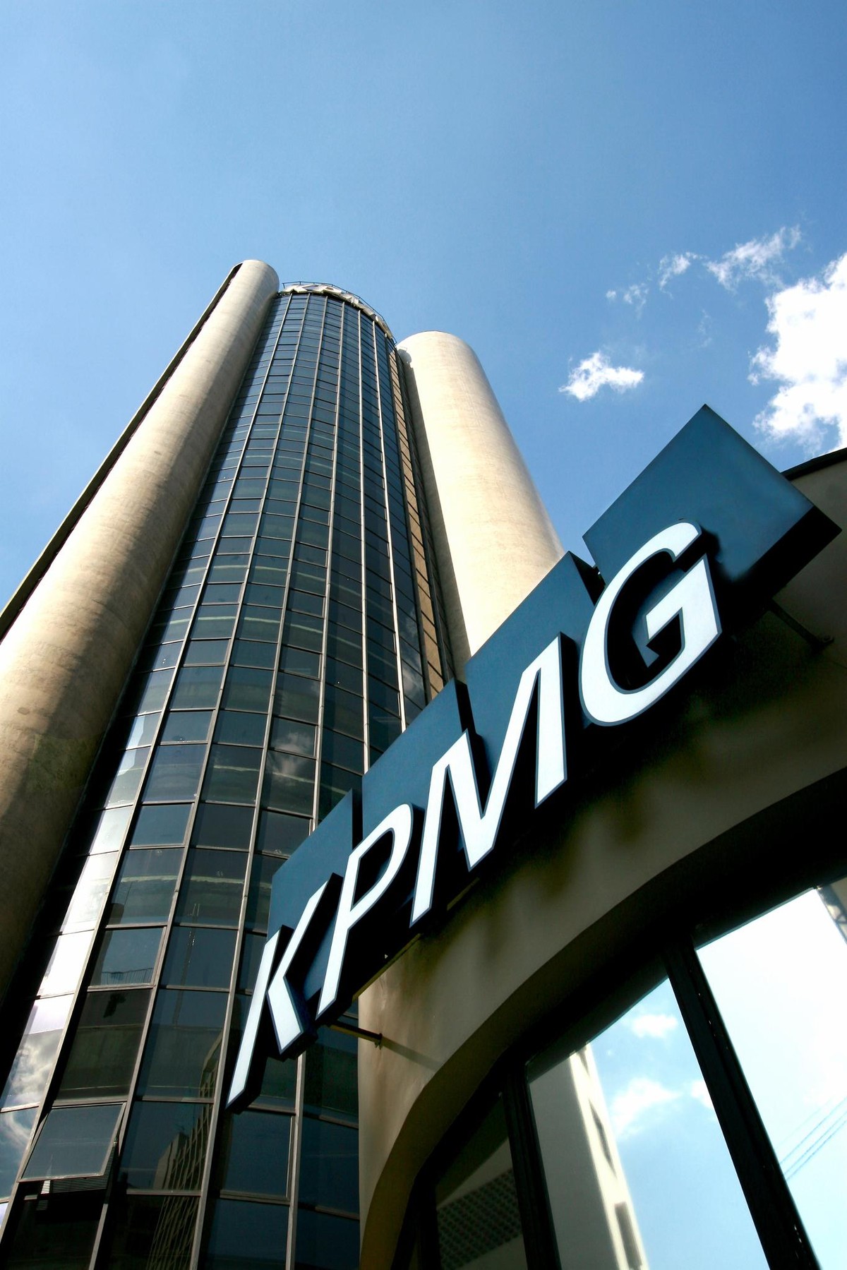 KPMG Brasil é multada em US$ 40 mil por falha em comunicação com comitê ...