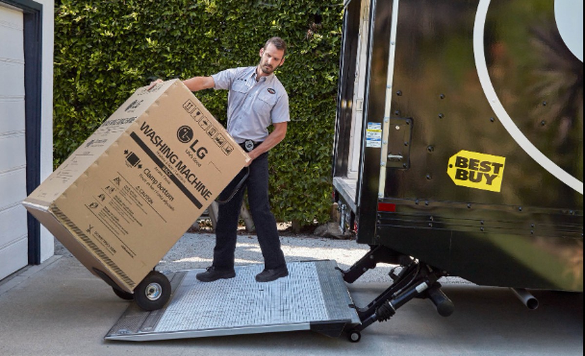 Best Buy anuncia Jason Bonfig como novo CEO a partir de outubro ...