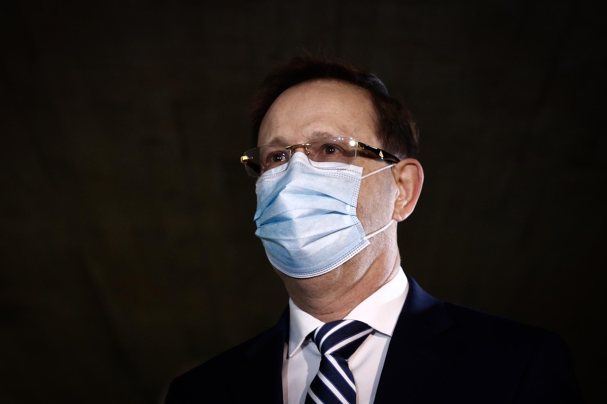 Carlos Wizard usa do direito de ficar em silêncio durante CPI da Covid ...