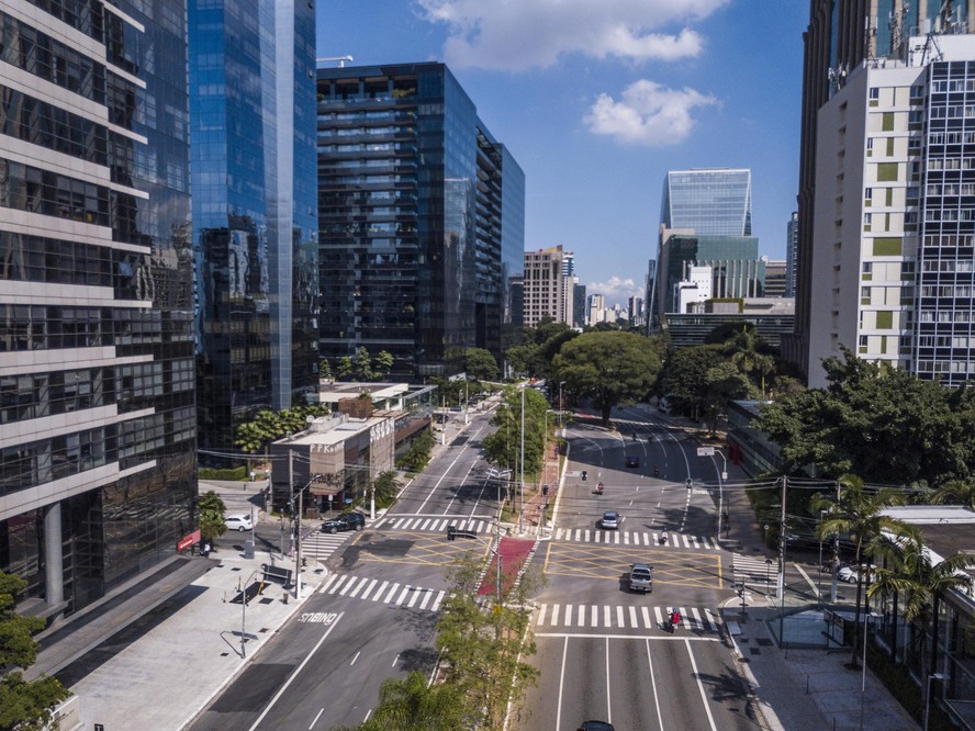 O que é a Faria Lima e quem foi o carioca que deu nome à Avenida de São ...