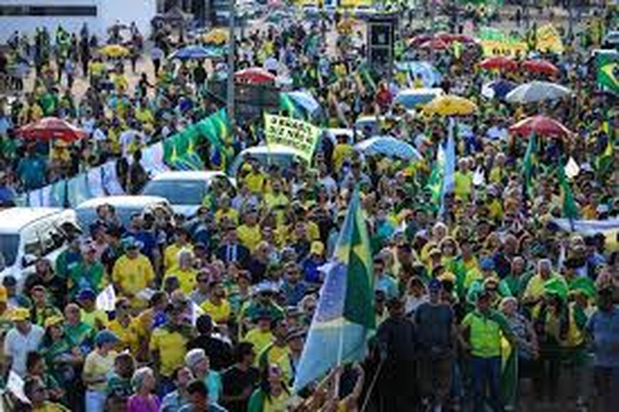 Bolsonaristas fazem ato em Brasília por anistia | Política | Valor ...