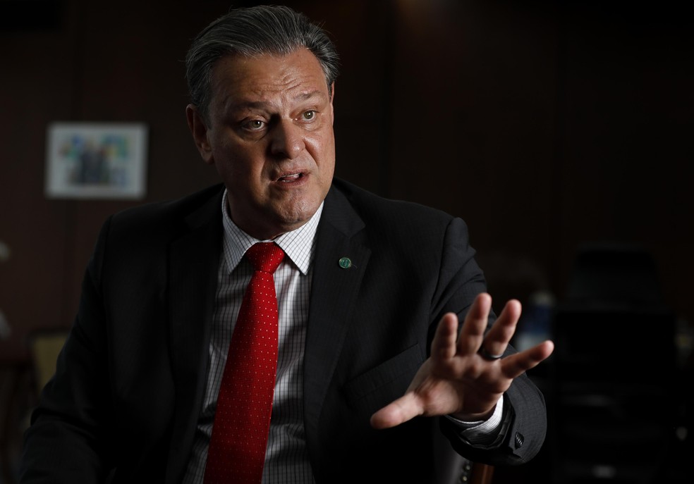 Governo não apoiará invasão de terras produtivas, diz ministro da ...