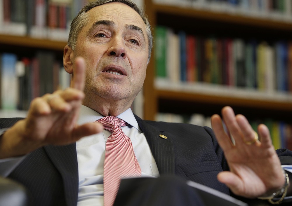 Barroso diz estar empenhado em viabilizar uma solução para o piso da ...