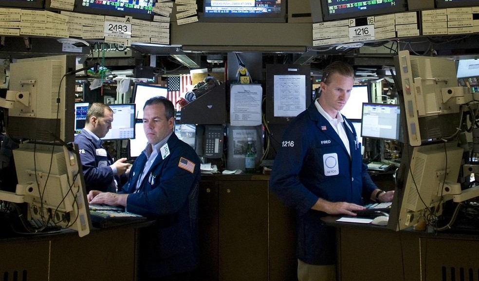 Bolsas de Nova York abrem em alta com recuo dos temores de crise ...