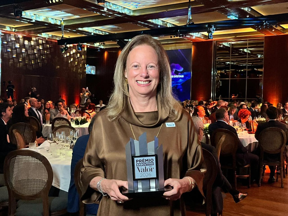 Executivo de Valor: Deborah Vieitas, do Santander Brasil, é premiada na ...