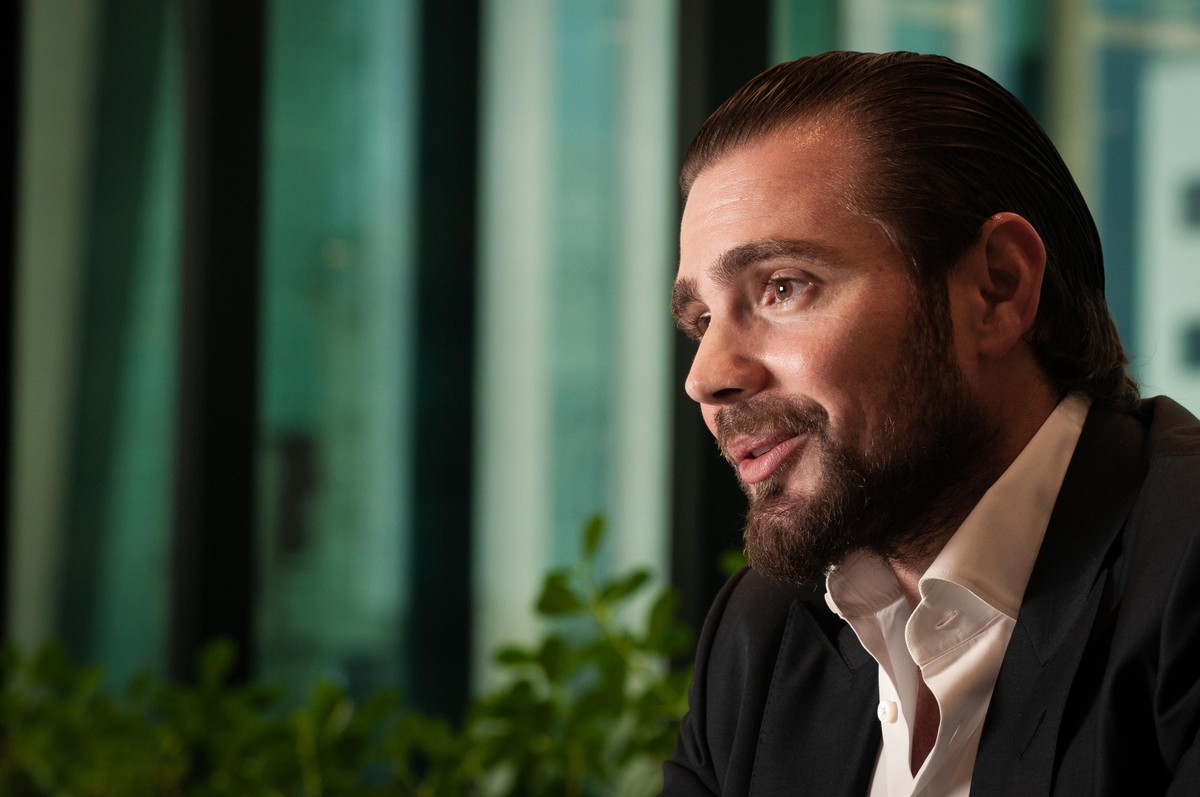 Defesa nega que Daniel Vorcaro, dono do Banco Master, tentava fugir do ...