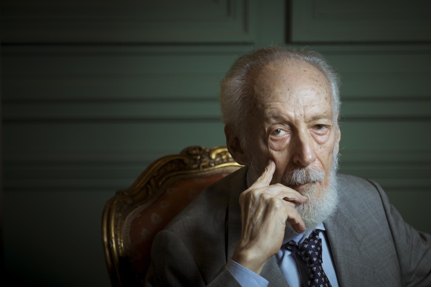 Morre o diplomata e historiador Alberto da Costa e Silva, membro da ABL ...