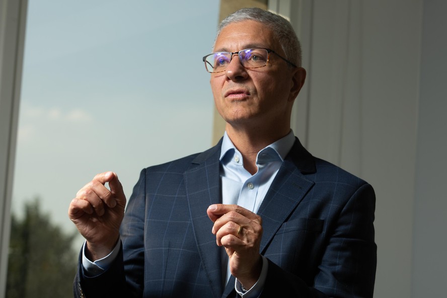 Mercado dá mais peso a cenário global e projeta dólar a R$ 5,50 em 2026 ...