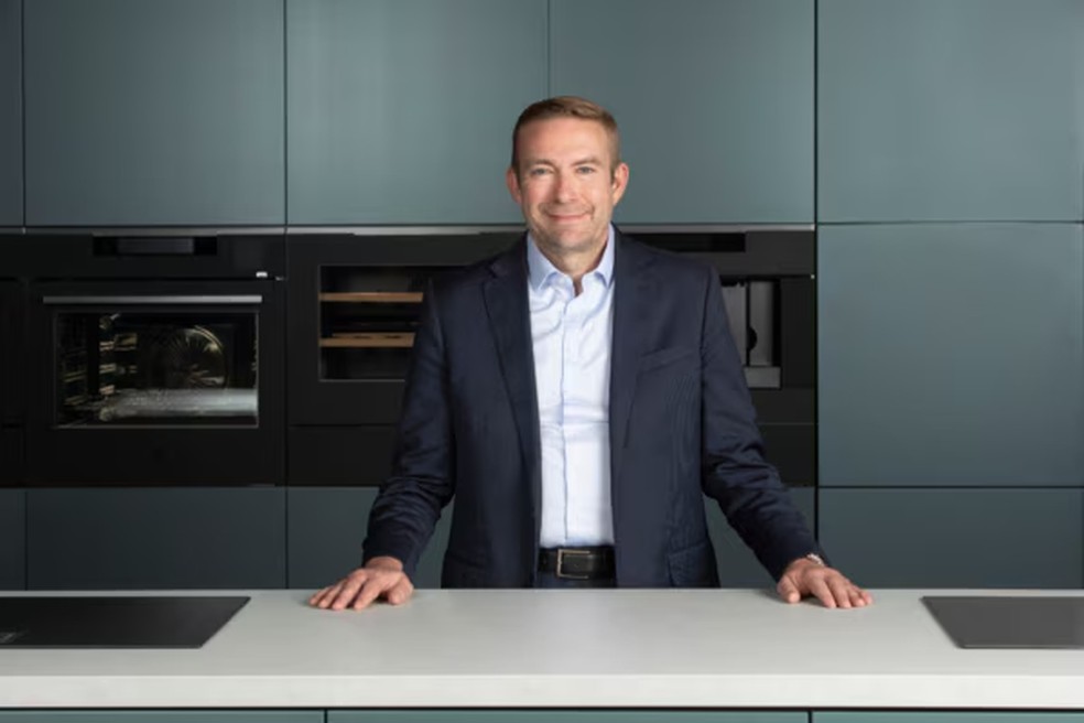 Electrolux busca se adaptar a cenário econômico desafiador e segue ...