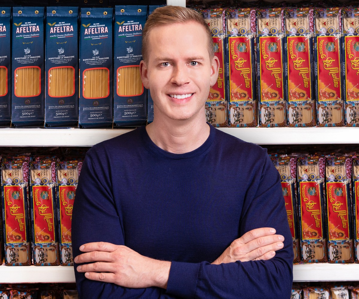 PIPELINE: O salário (e a pensão) de Kenneth Pope na mira dos credores ...