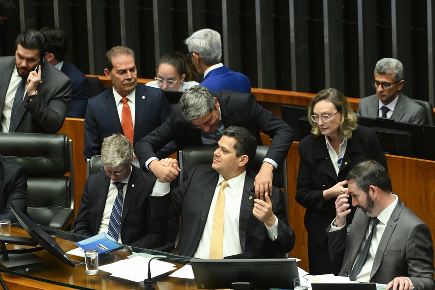 Congresso derruba veto de Lula ao PL da dosimetria, que pode beneficiar ...