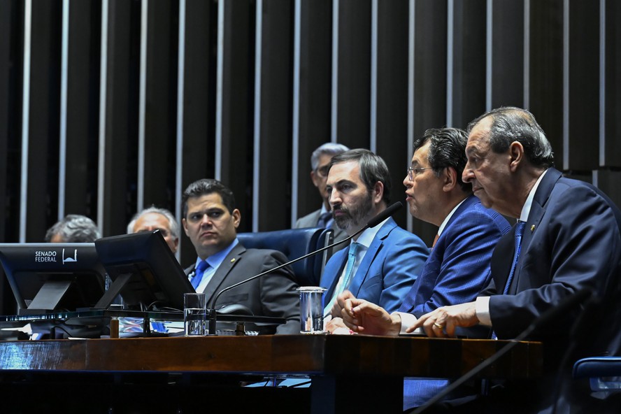 Senado aprova projeto que finaliza reforma tributária do consumo ...