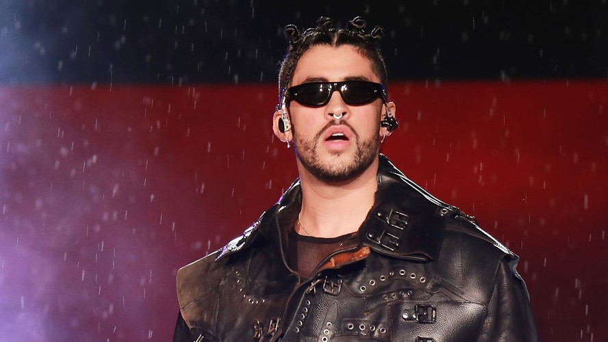 Bad Bunny, vencedor do Grammy e crítico de Trump, canta no Super Bowl ...