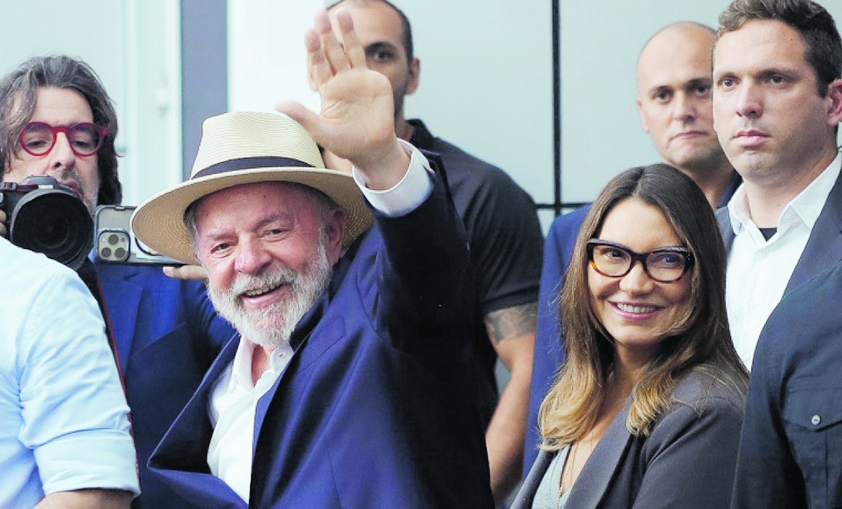 Lula tem alta, diz ter ficado 'assustado e preocupado' e deve voltar a ...