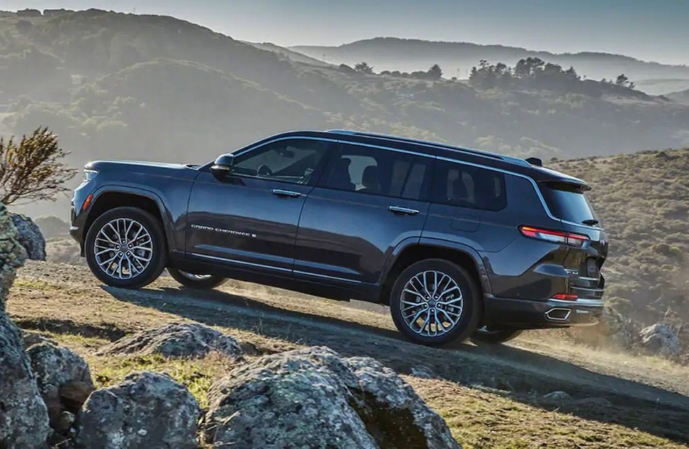 Novo Jeep Grand Cherokee L é um Compass de luxo para sete pessoas ...