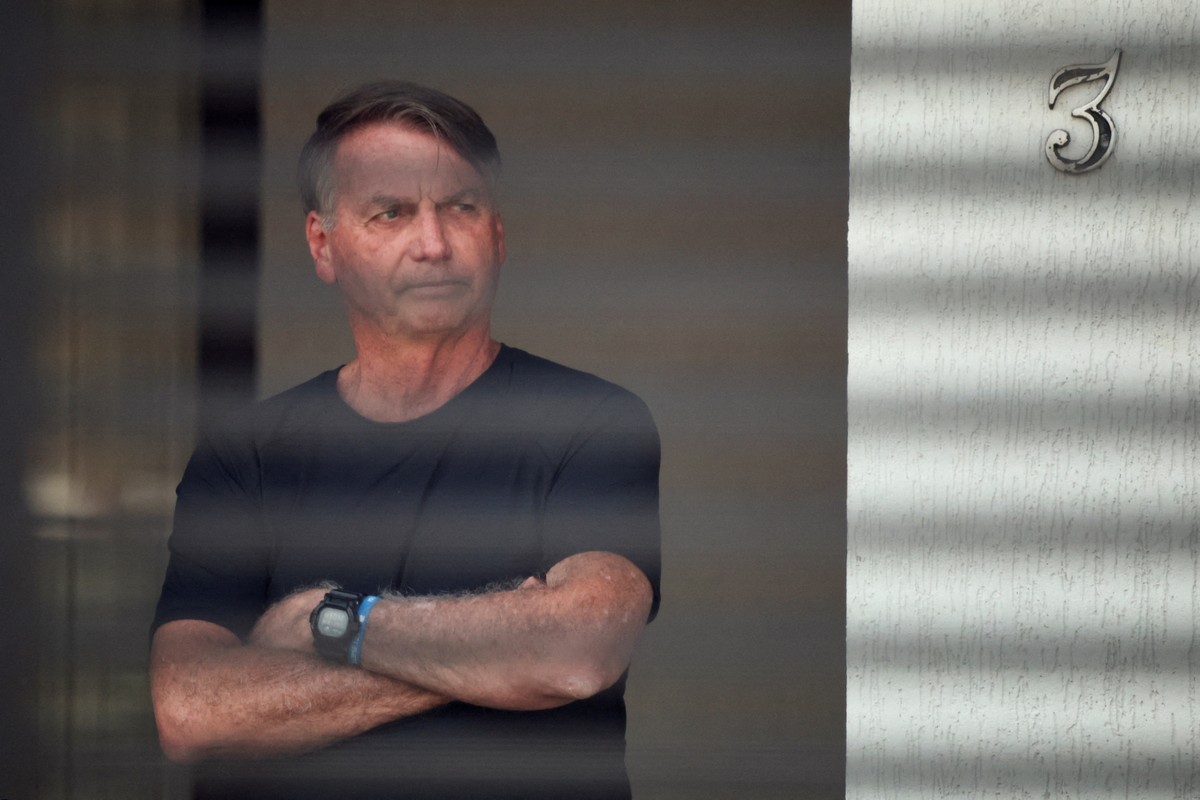 Indiciado pela PF e alvo de inquérito, Jair Bolsonaro ficou de fora da ...
