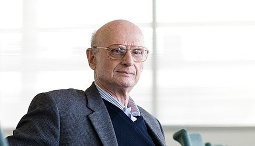 Economista Harry Markowitz, criador da Teoria Moderna de Portfólio ...
