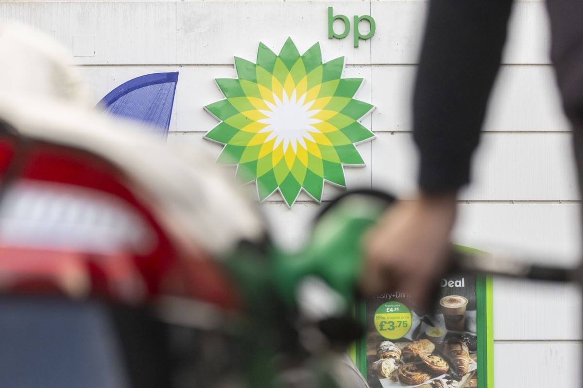 WSJ diz que Shell está em negociações para comprar BP; empresa nega ...