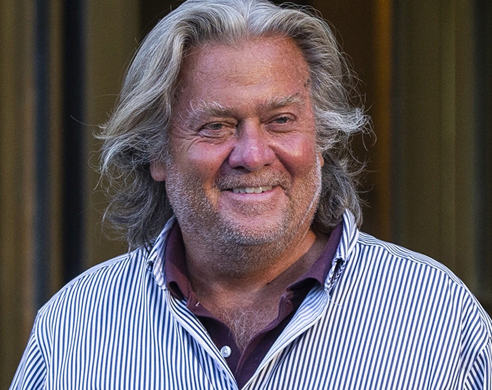 Bannon, ex-estrategista de Trump, é preso nos EUA, acusado de fraude ...