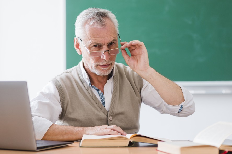 Aposentadoria de professor: como funciona, quanto recebe e quem tem ...