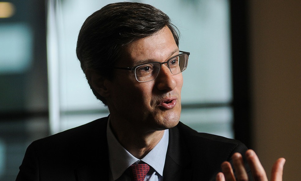 Indústria segue em expansão, mas incerteza prejudica investimento, diz ...