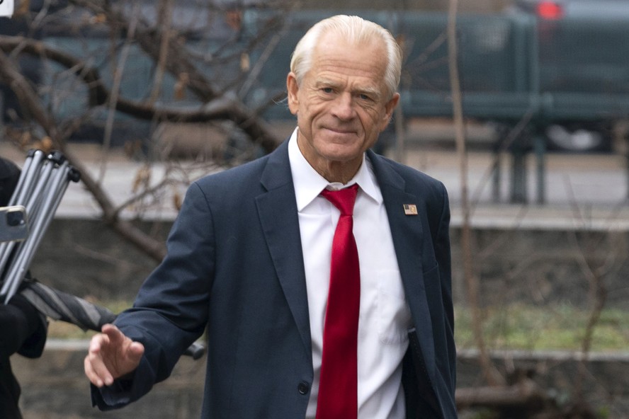 Trump escolhe Peter Navarro como conselheiro de Comércio e Indústria ...
