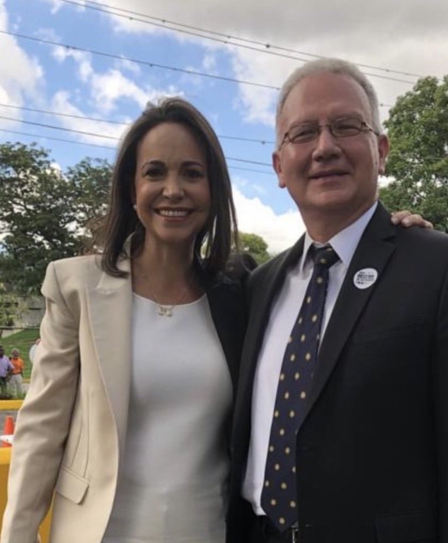 Após um mês de crise, protestos enchem ruas na Venezuela | Mundo ...