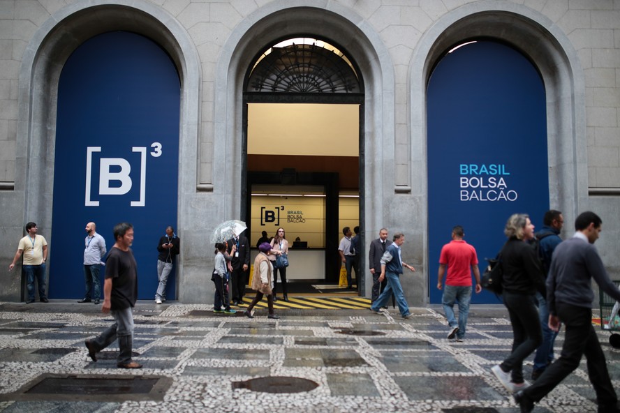 Estrangeiros retiram R$ 771,2 milhões na B3 em 16 de abril, e acumulam ...