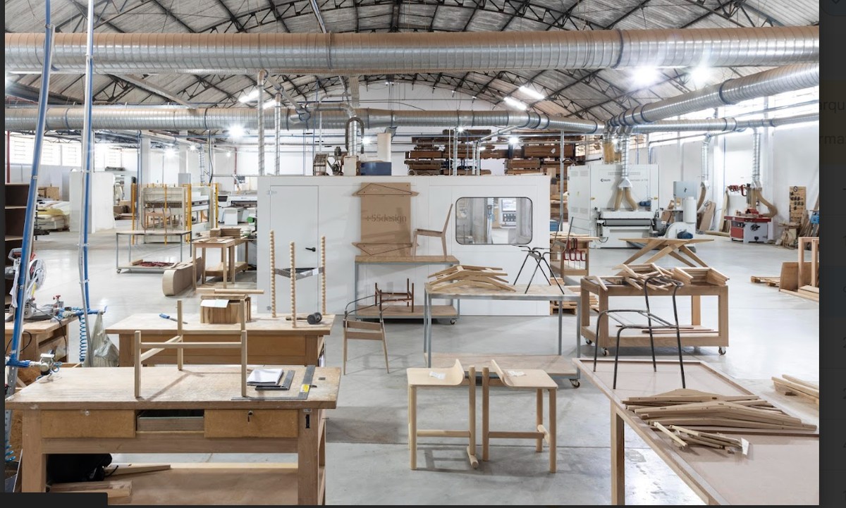 No interior de São Paulo, a +55 produz móveis de alto padrão com design ...