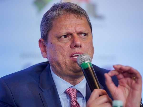 Tarcísio propõe anistia a multas aplicadas na pandemia de covid-19 | Política | Valor Econômico