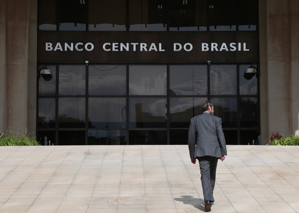 Banco Central adia divulgação de swaps e fluxo cambial para quinta ...